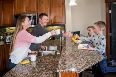 Visit Our Hotel Near Banff Canada – Blackstone Mountain Lodge