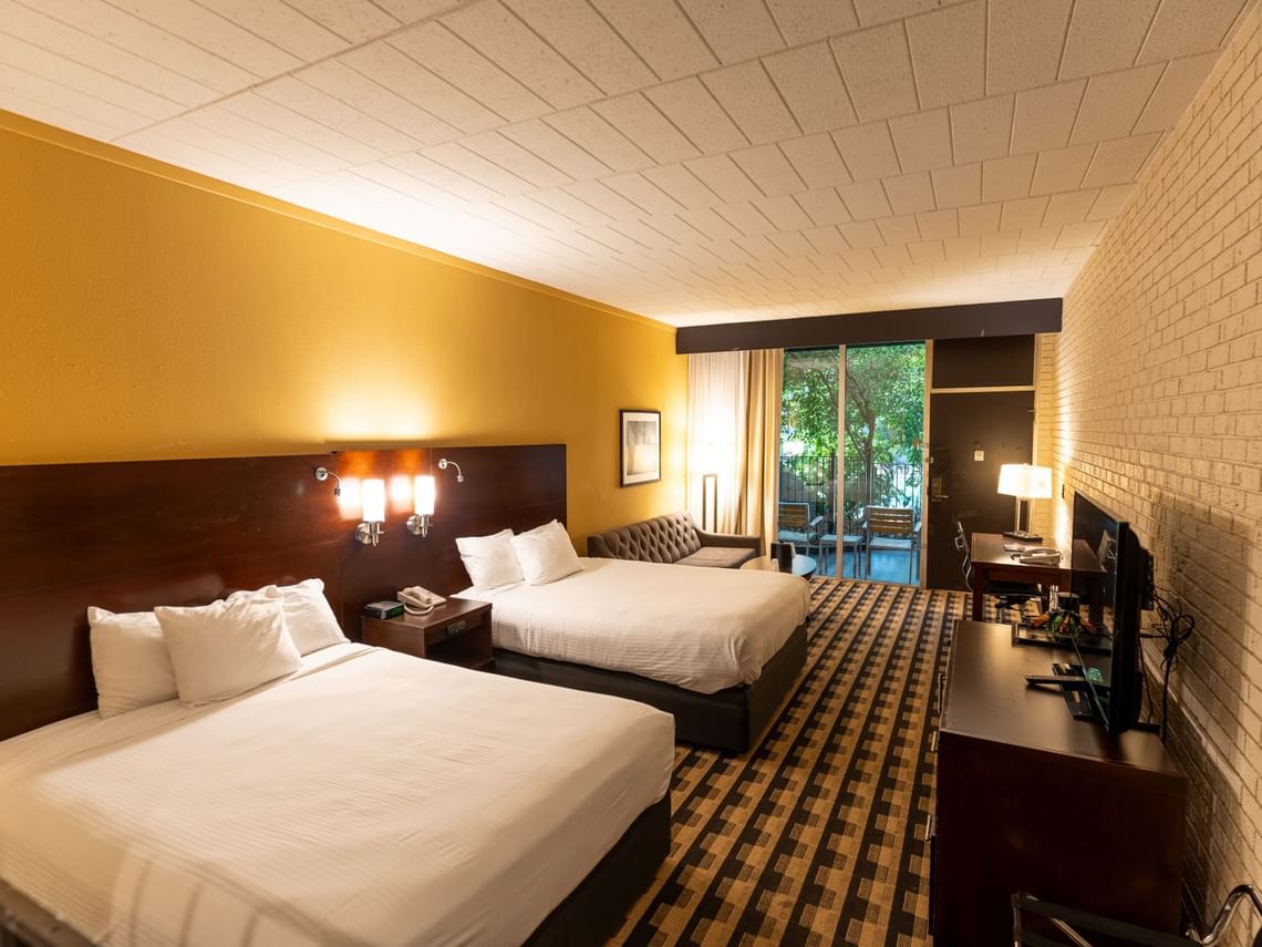 Courtyard Queen Queen Walkout | M Hotel Buffalo Accommodation