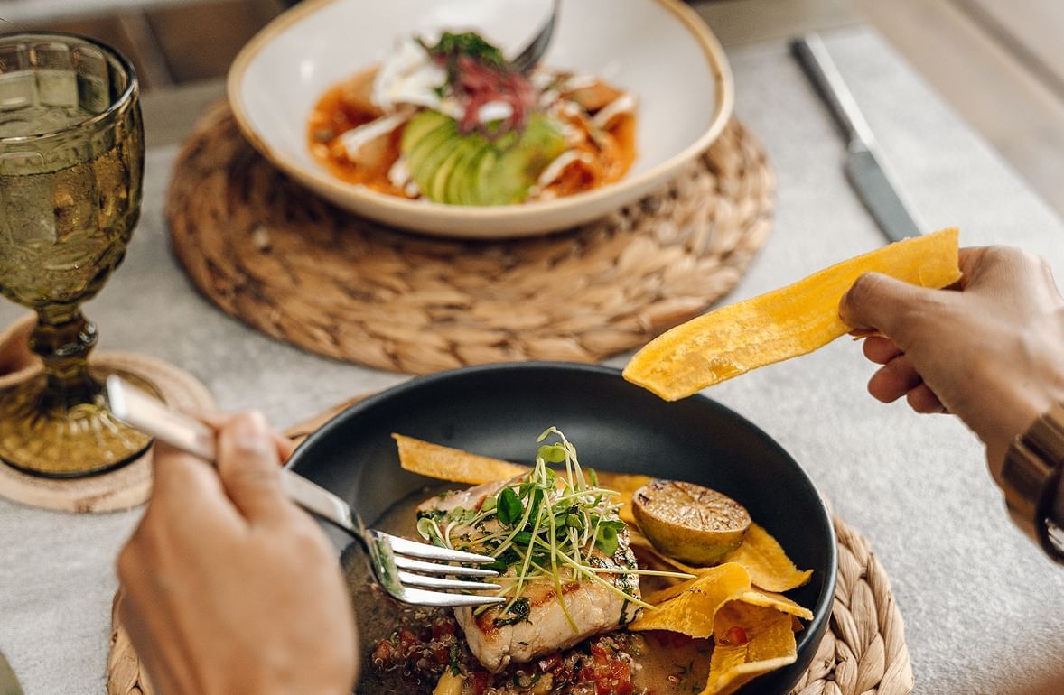 Luna Muna Restaurant | Luxury Restaurant in Roatan