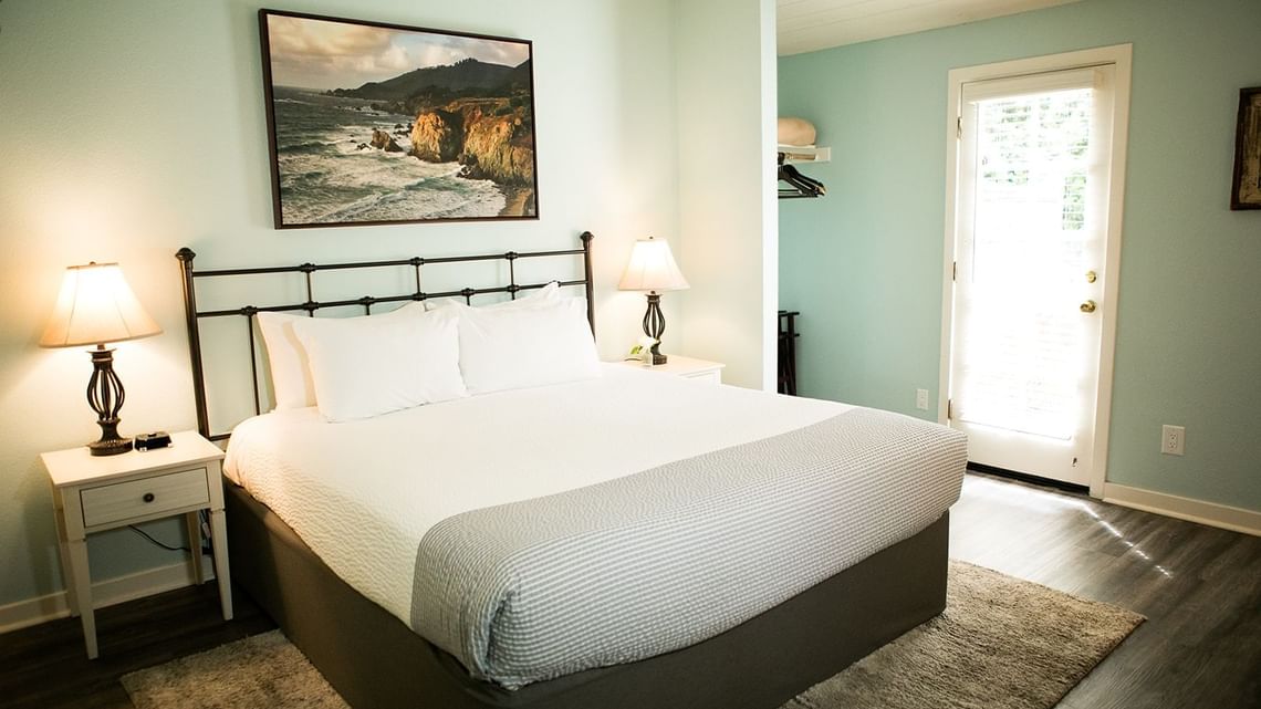 Hotel Rooms & Suites on Moonstone Beach - Sea Otter Inn