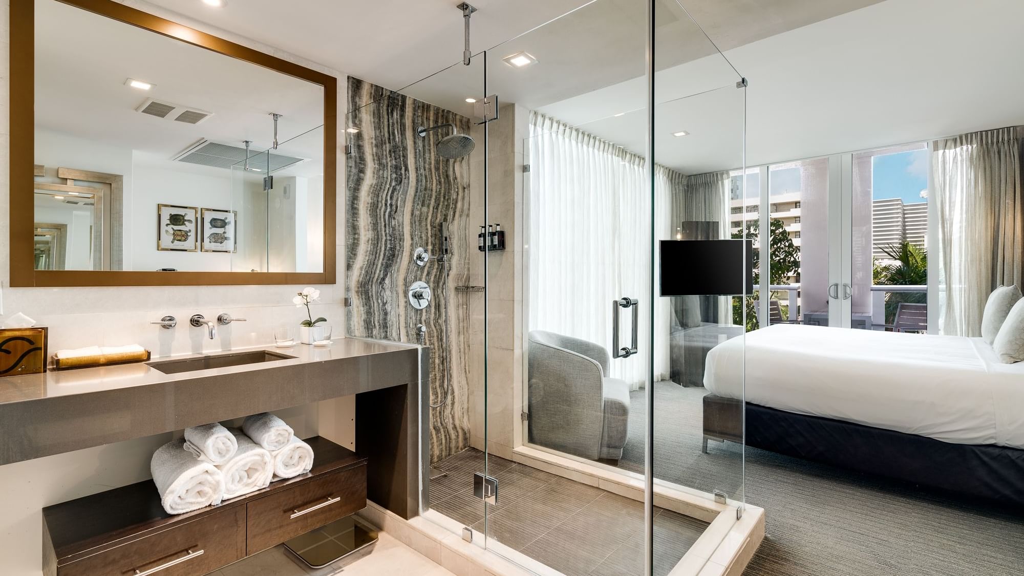 Premier Pool View King with Balcony | Berkeley Shore Hotel Accommodation