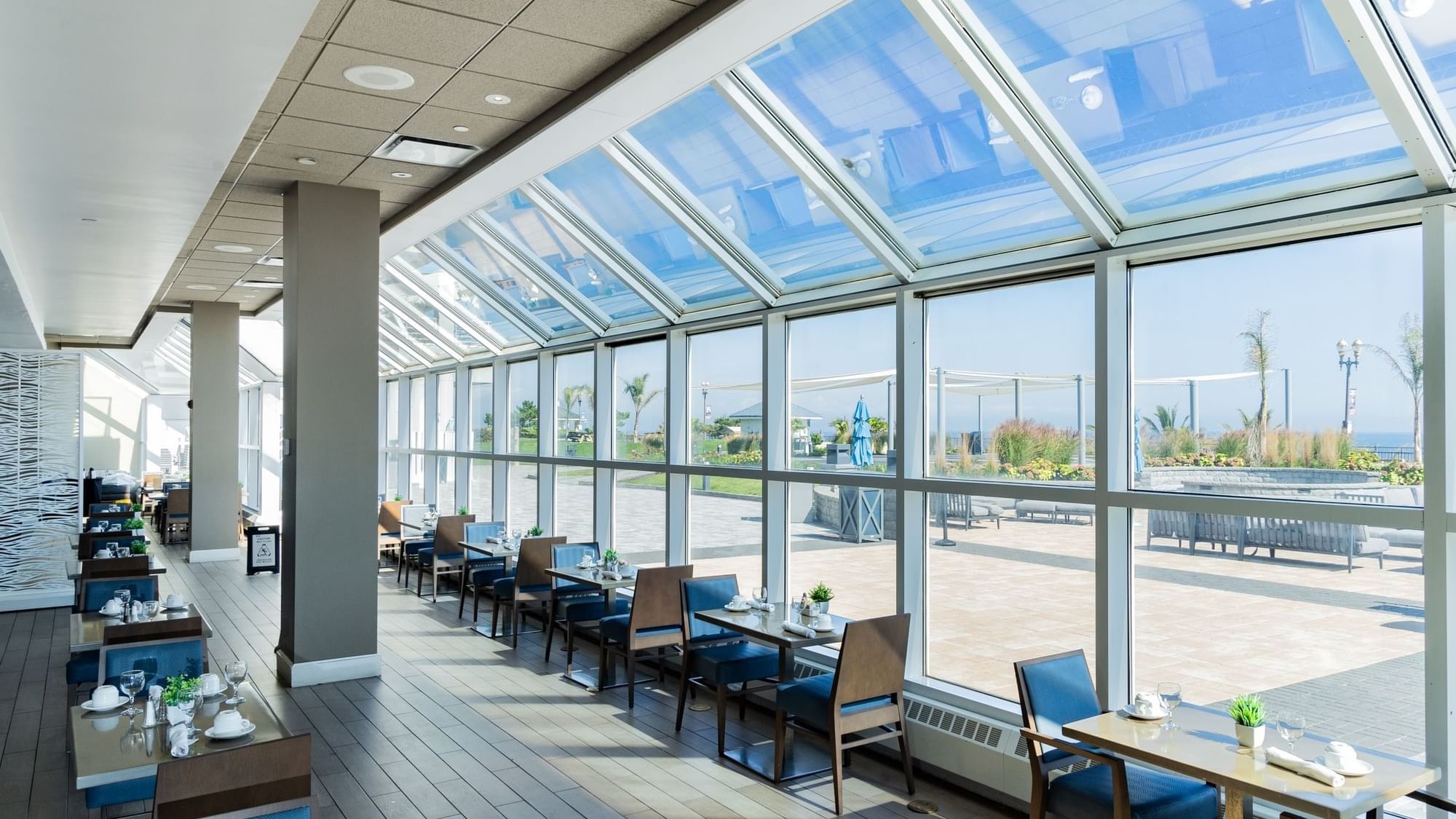 Seaview Restaurant & Lounge | Ocean Place Resort & Spa