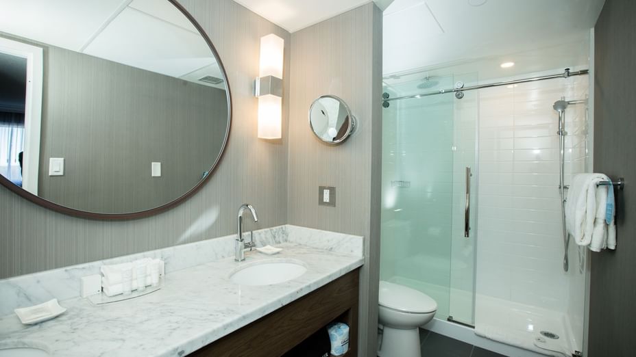 Studio Suite, 1 King Bed, Kitchenette | Sandman Signature Lethbridge Lodge