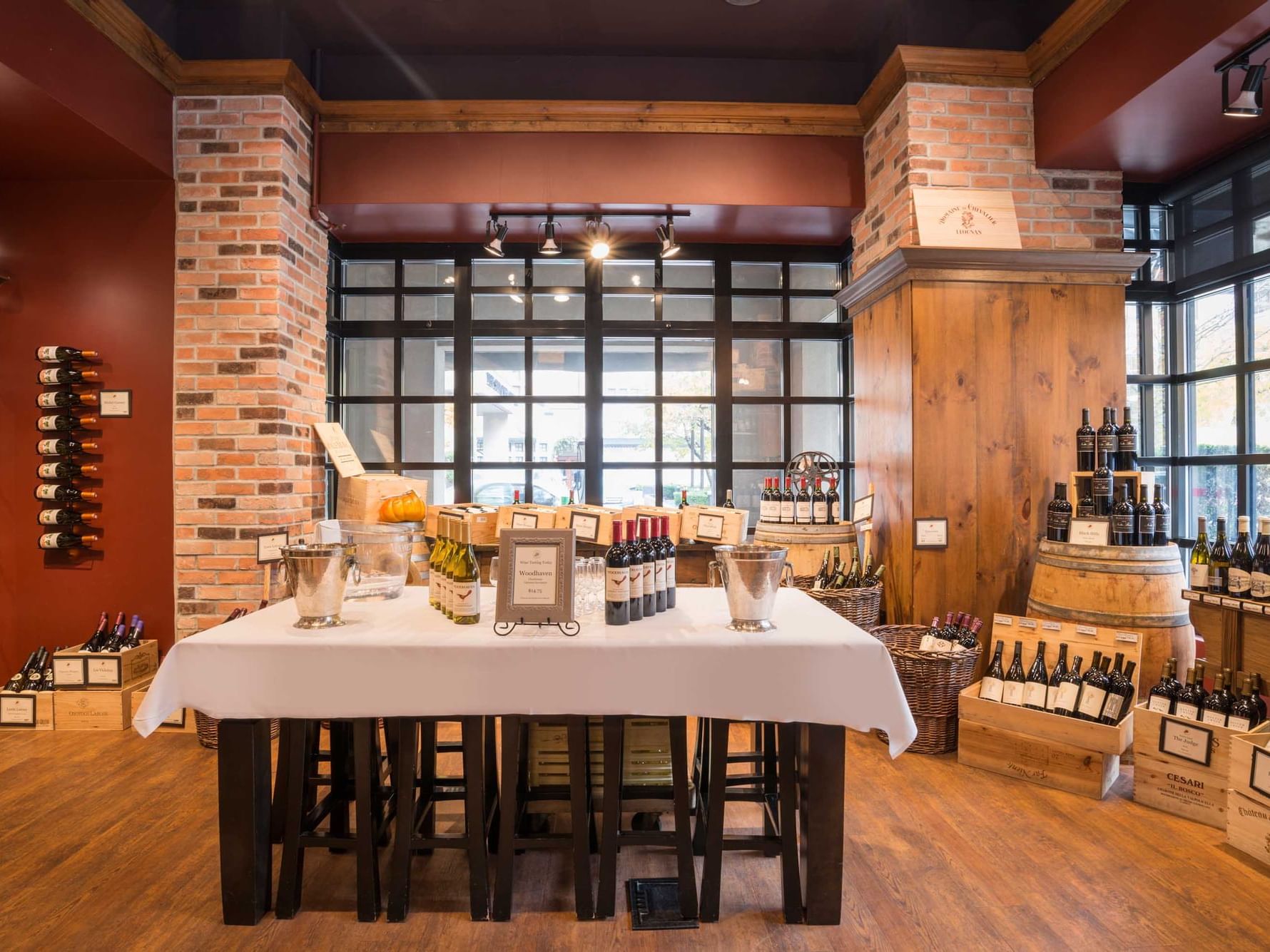 Sutton Wine Merchant | Sutton Place Hotel Vancouver Amenities