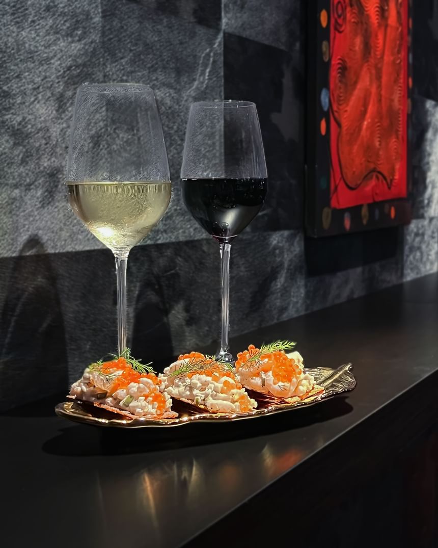 Dada bar Lounge I The Luxe Manor