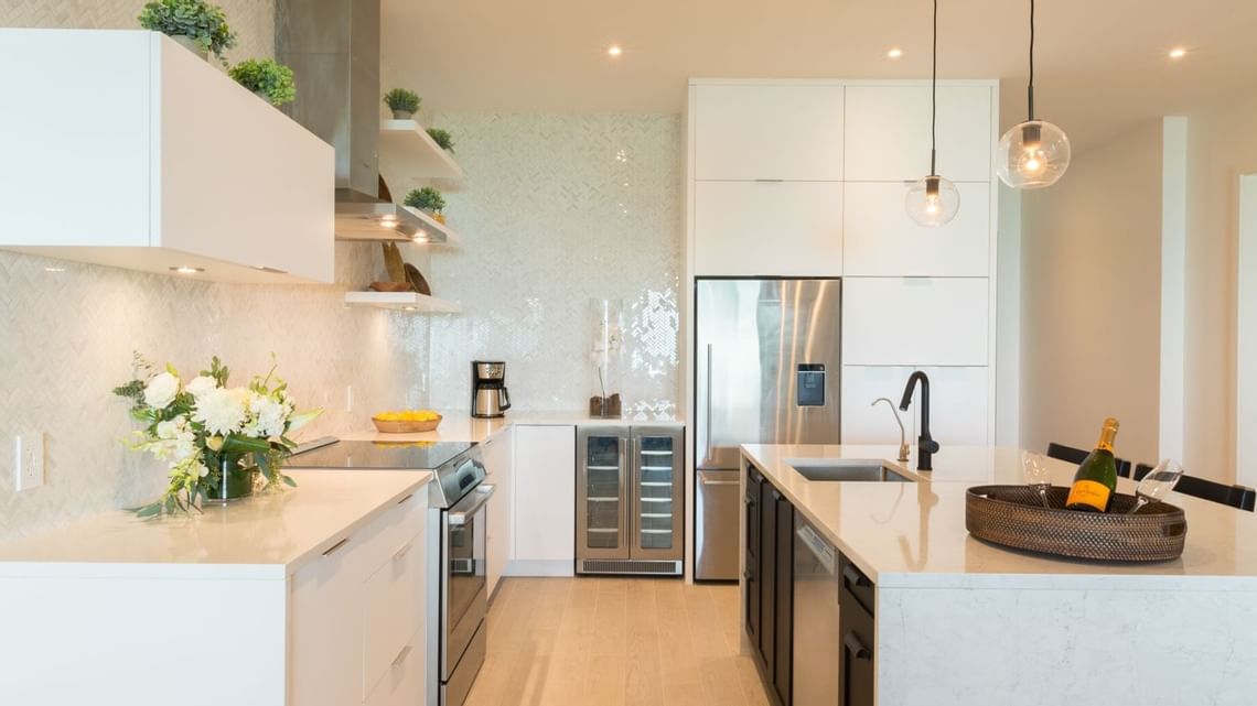 Three Bedroom Oceanfront Suite | H2O Life. Style. Resort. Accommodation