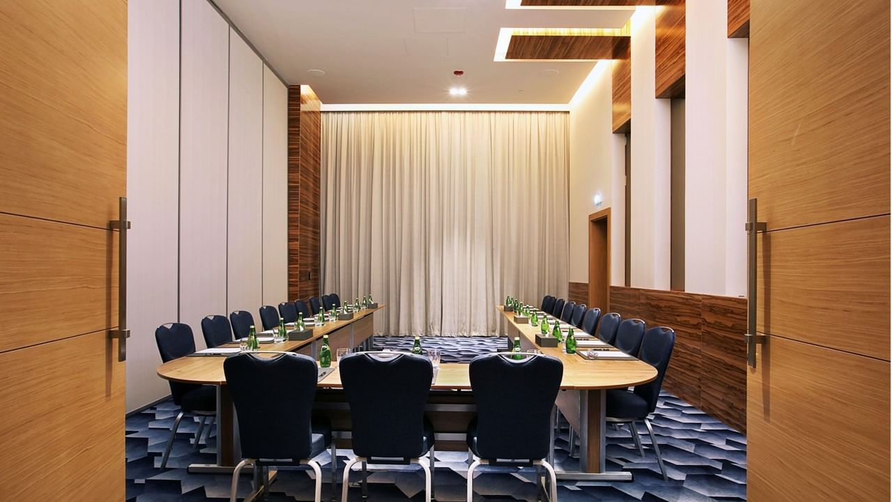 Meeting & Conference Room in Dubai | Grand Cosmopolitan Dubai