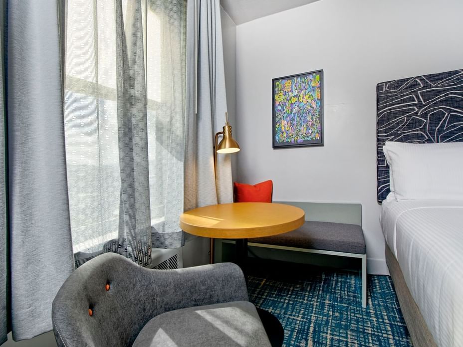 Courtyard King Room | The Garrett Hotel Accommodation