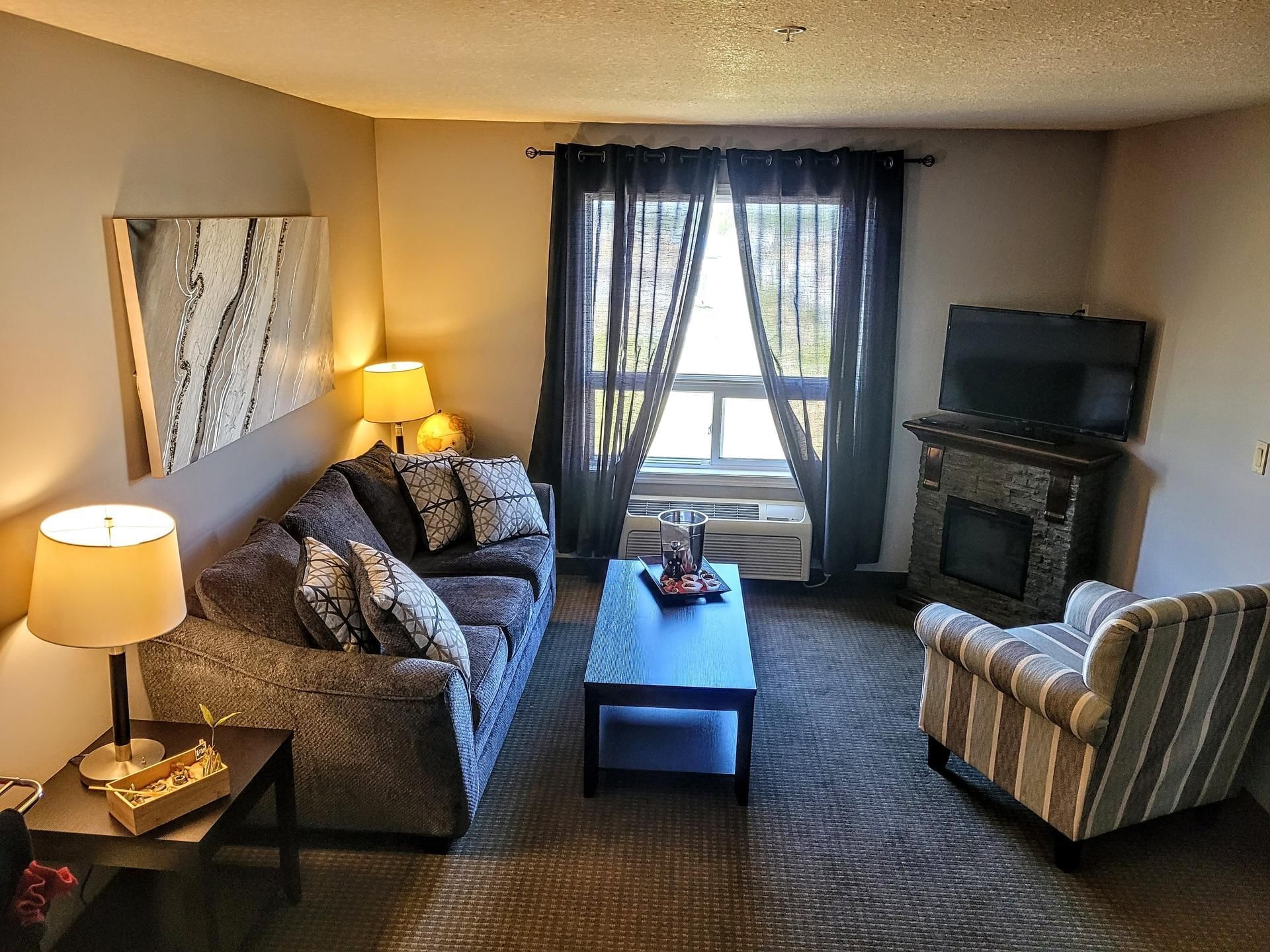 Hotel Rooms Drayton Valley | Service Plus Inns & Suites