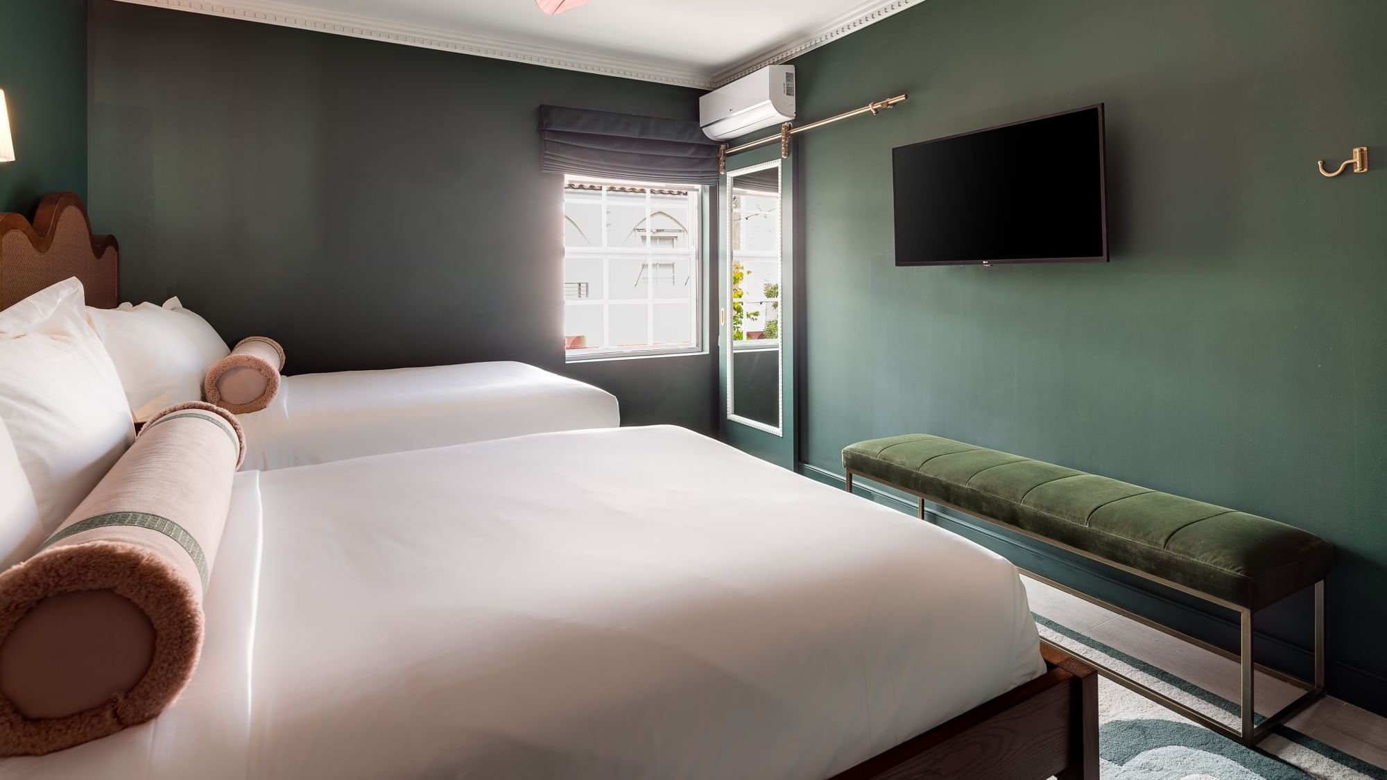 Deluxe Double Room | South Beach Accommodation | Esmé
