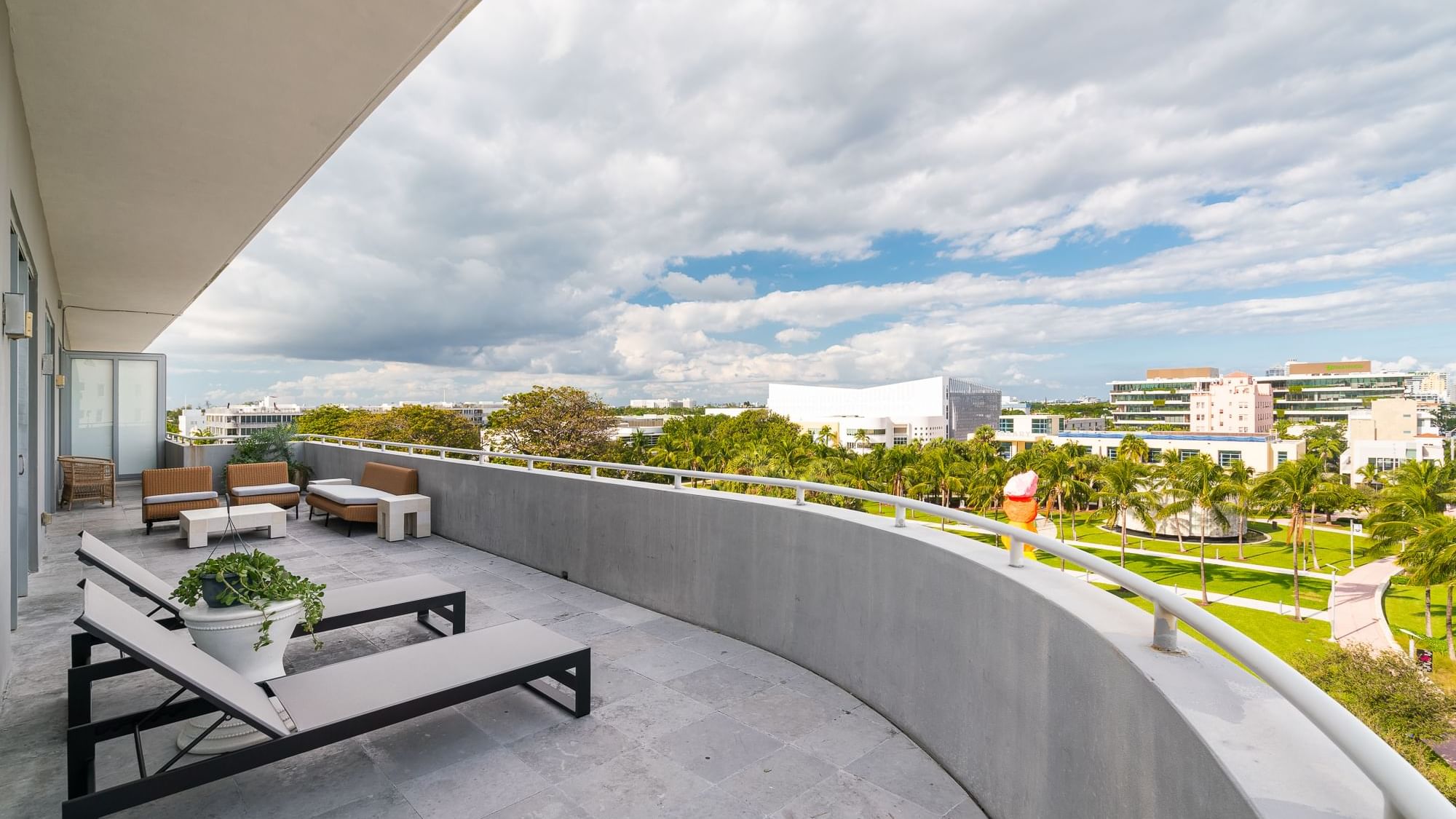 Three Bedroom Penthouse Suite with Rooftop Terrace - Boulan South Beach