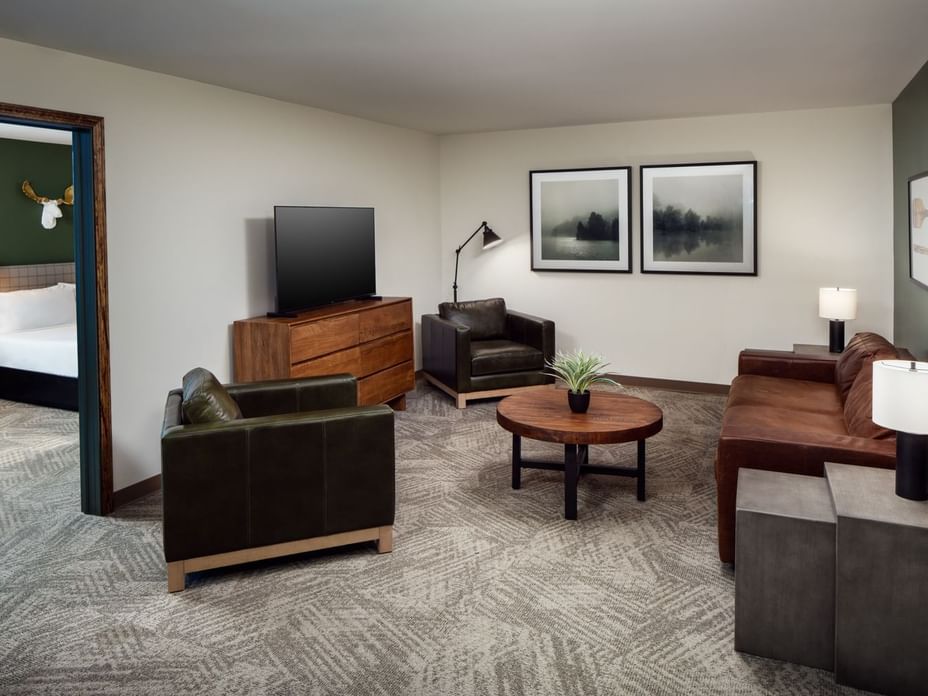 Main Lodge King One Bedroom Suite | The Lodge at Schroon Lake Accommodation