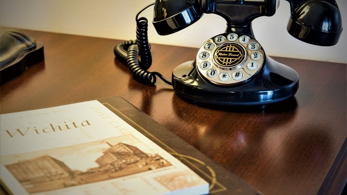 One-Bedroom Jacuzzi Suite | Wichita Hotel Suites