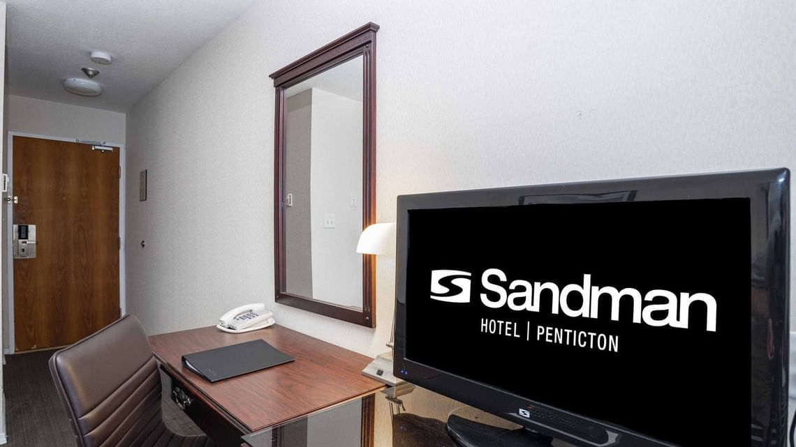 Standard Room, 2 Double Beds | Sandman Hotel Penticton