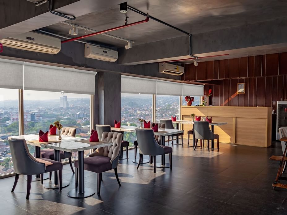 All Day Dining Restaurant Gastro & Sky Bar | LK Simpang