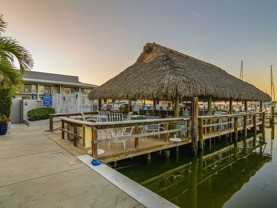Chickee Bar - Cove Inn on Naples Bay
