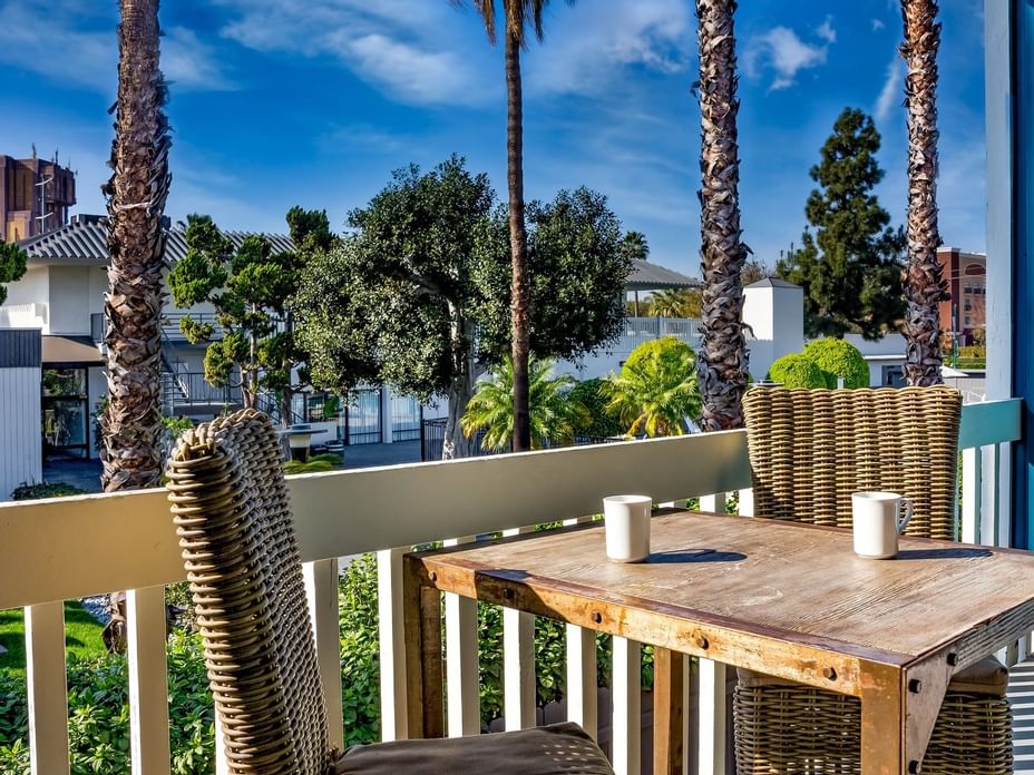 aaa-aarp-rate-anaheim-hotel-deals-anaheim-ca