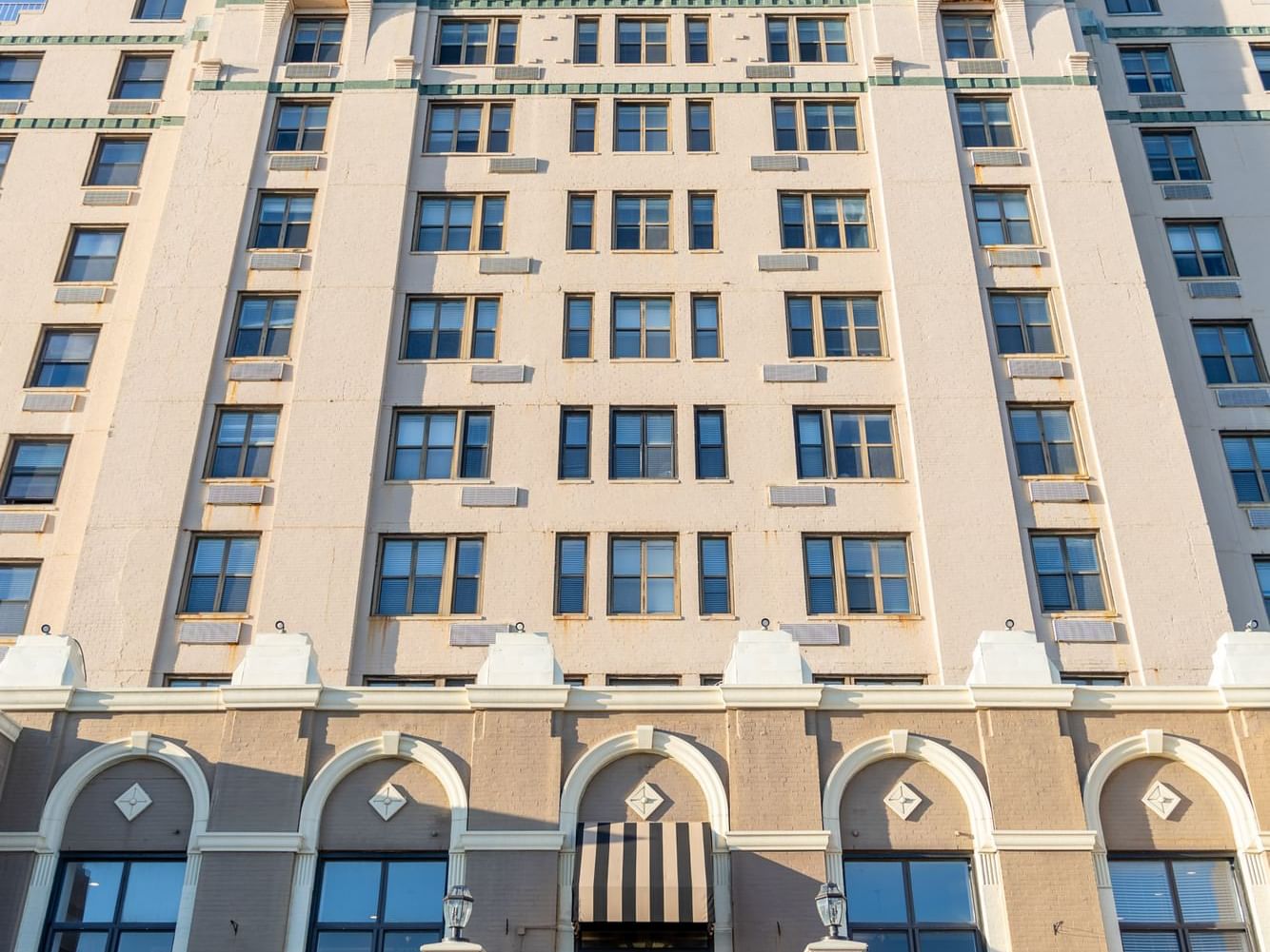 Brigantine NJ Hotels | Legacy Resort Brigantine Beach