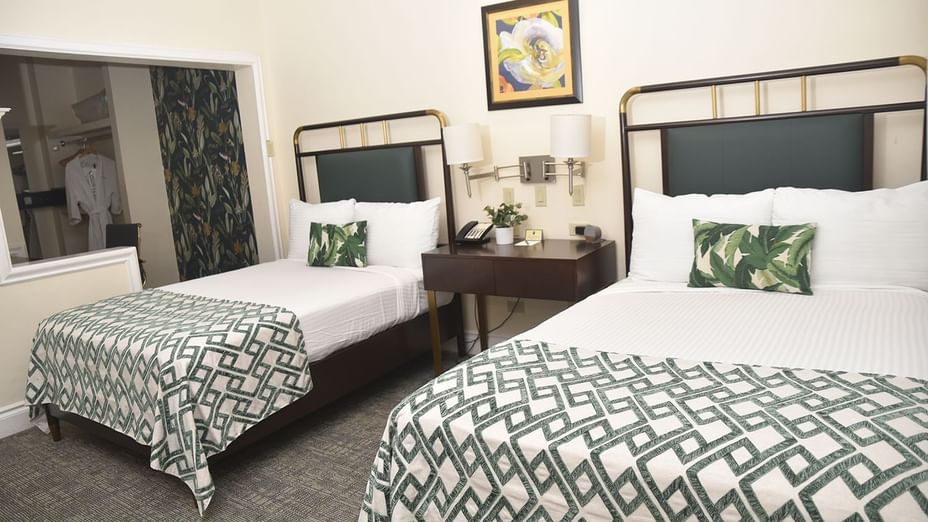 Deluxe Room | The Courtleigh Hotel and Suites