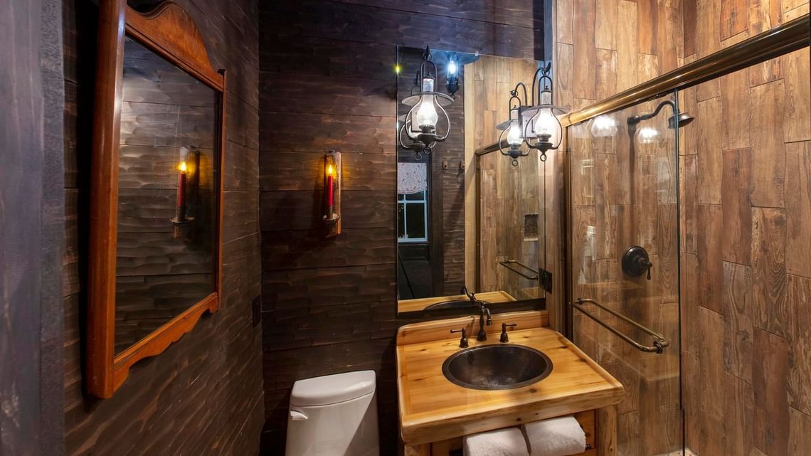 The Brothers' Stratton | Themed Room | The Roxbury