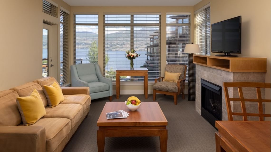 One Bedroom Suite Premium Lake View | Cove Lakeside Resort