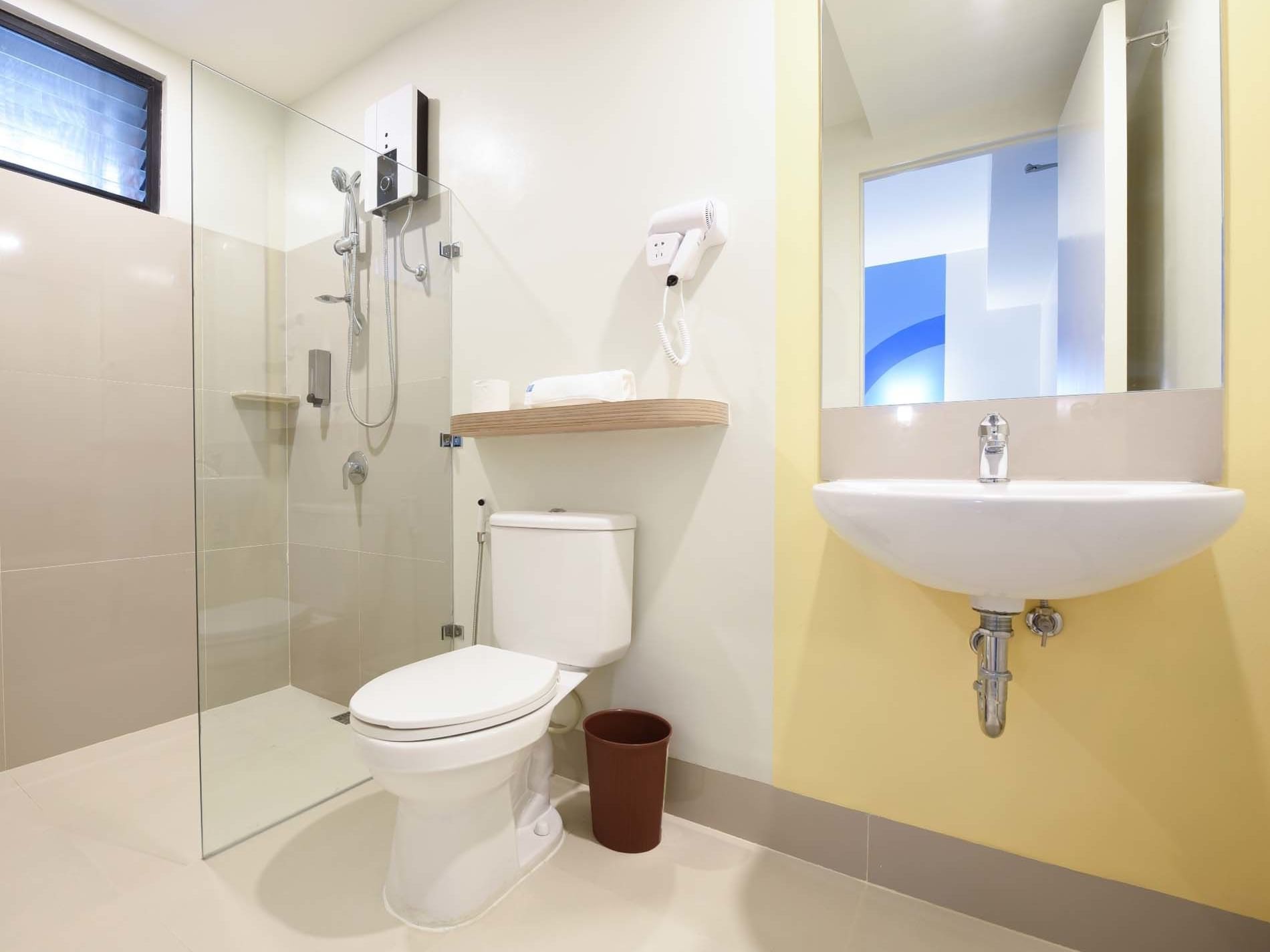 HOP INN Hotel Aseana City Manila | Book Our Budget Hotel Near MOA