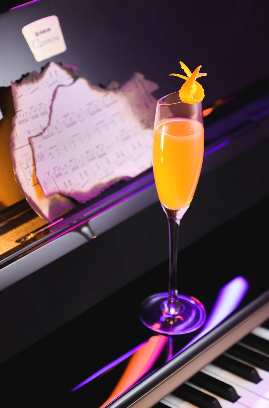 Dada bar Lounge I The Luxe Manor