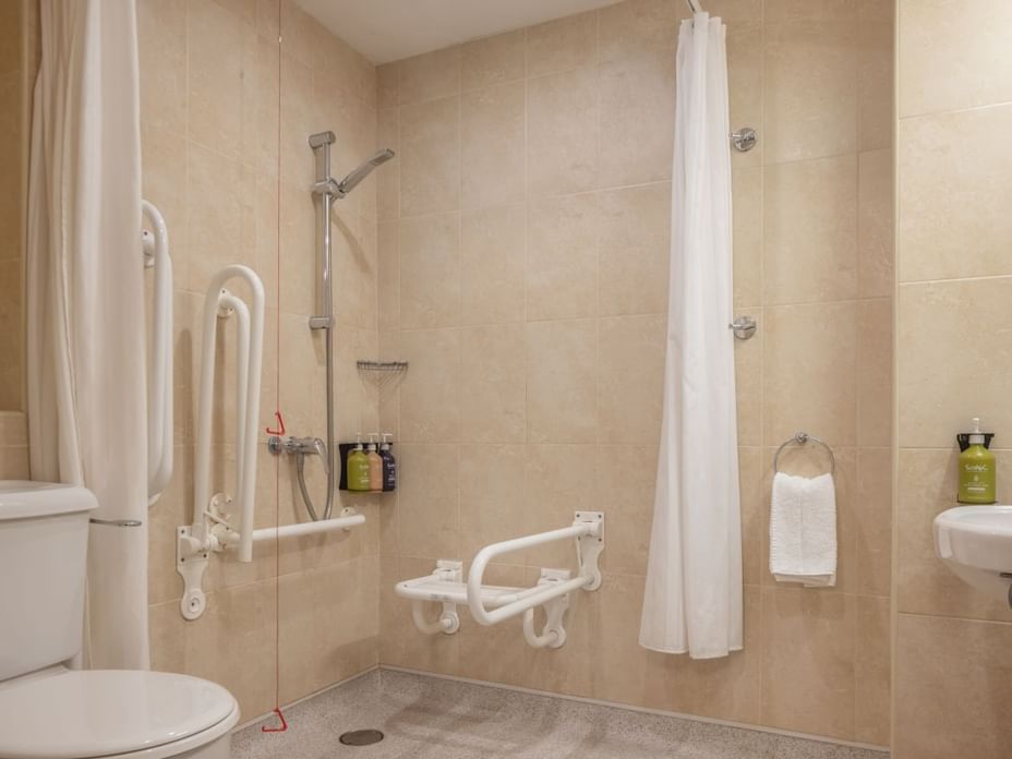Accessible Room | Bridgewood Manor Hotel Accommodation