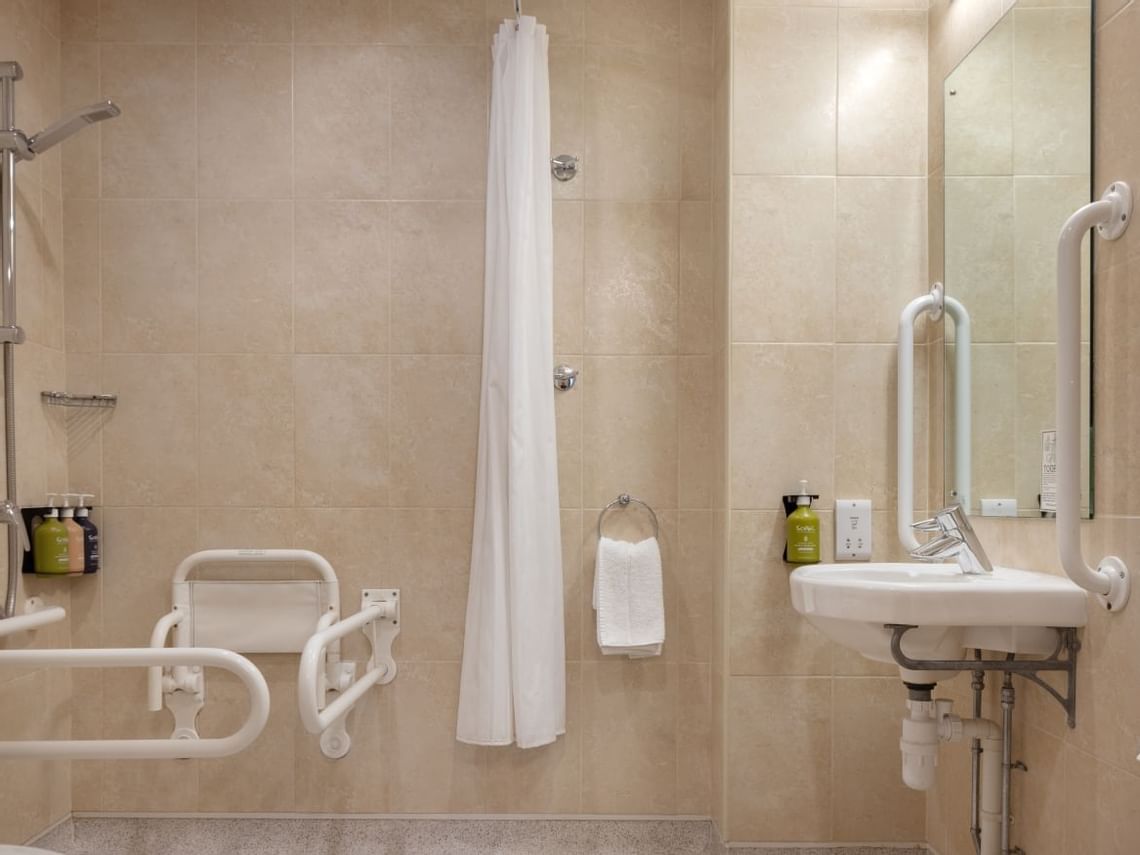 Accessible Room | Bridgewood Manor Hotel Accommodation