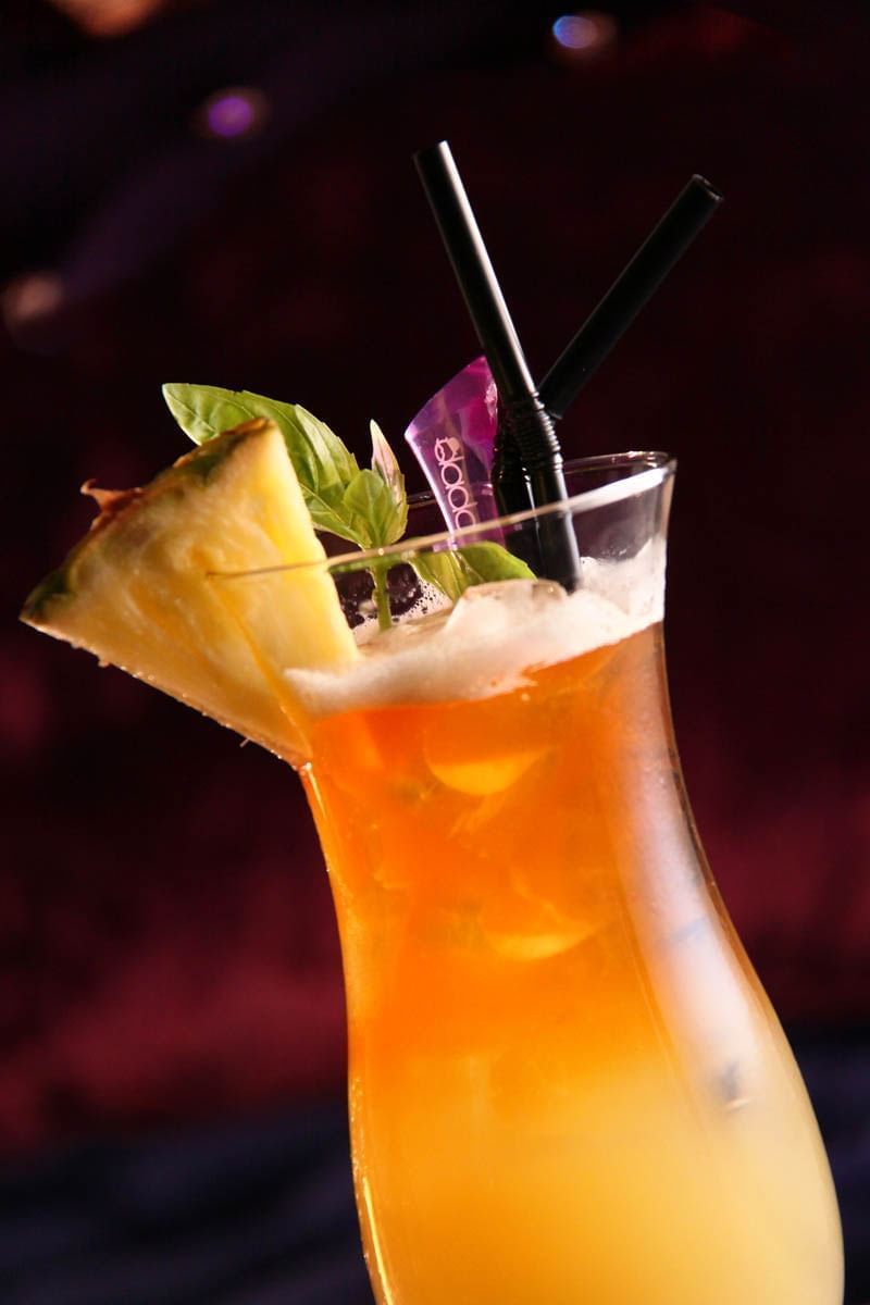 Dada bar Lounge I The Luxe Manor