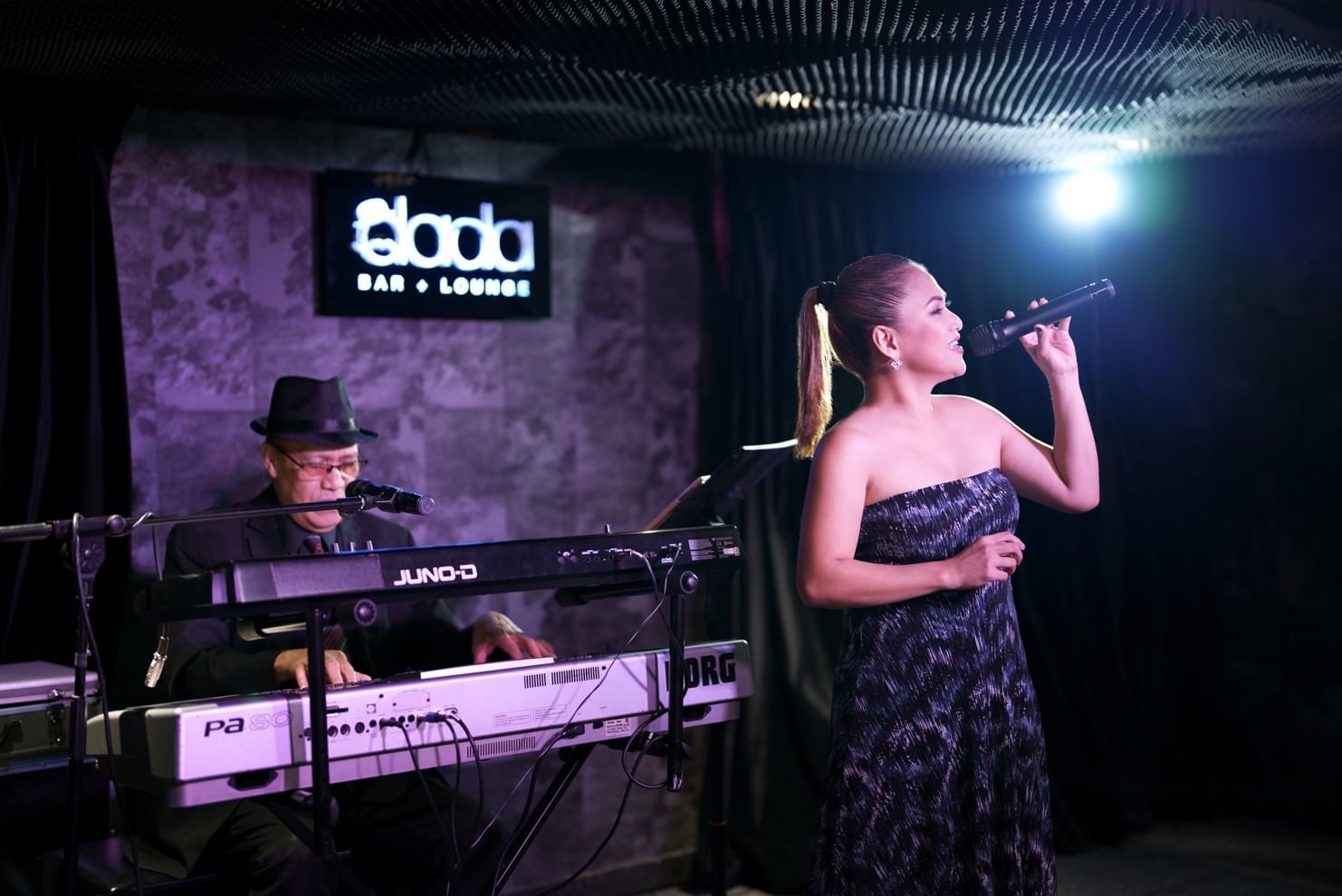 Dada bar Lounge I The Luxe Manor