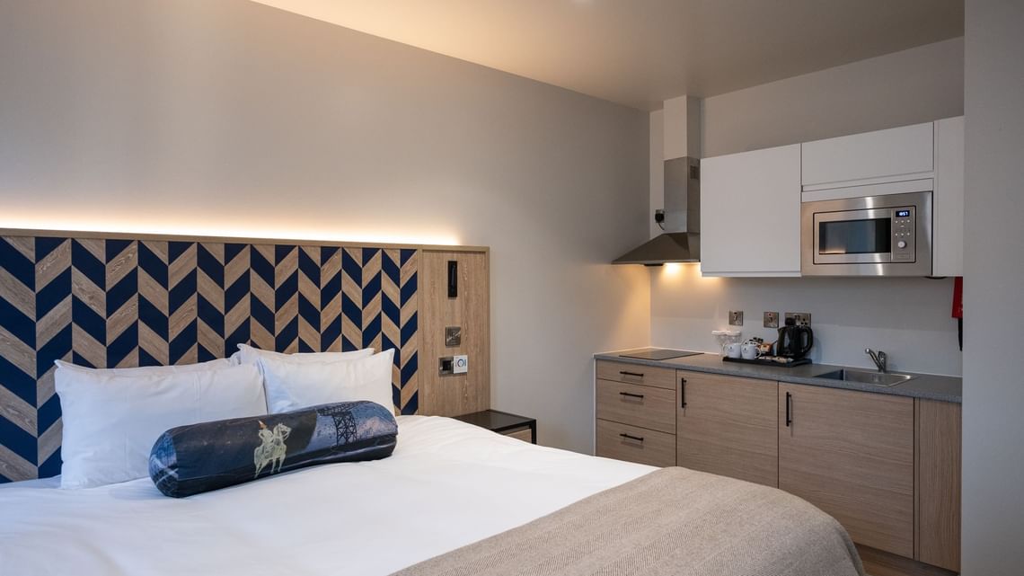 Studio, 1 Super King Bed, Kitchenette | Sandman Signature Glasgow Hotel