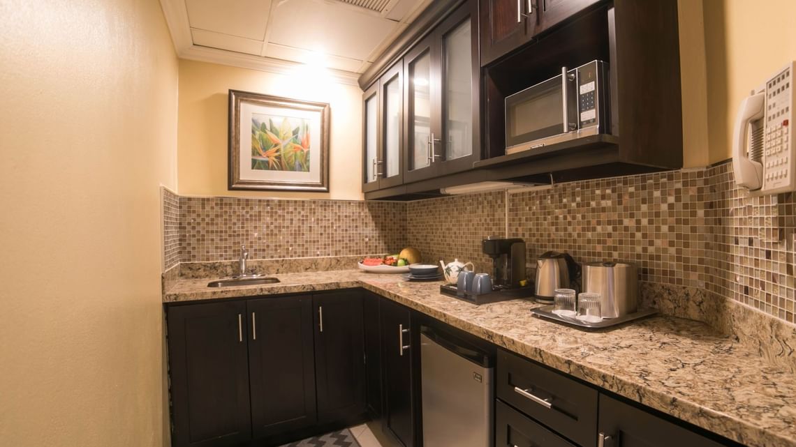 Presidential Suite | The Courtleigh Hotel and Suites