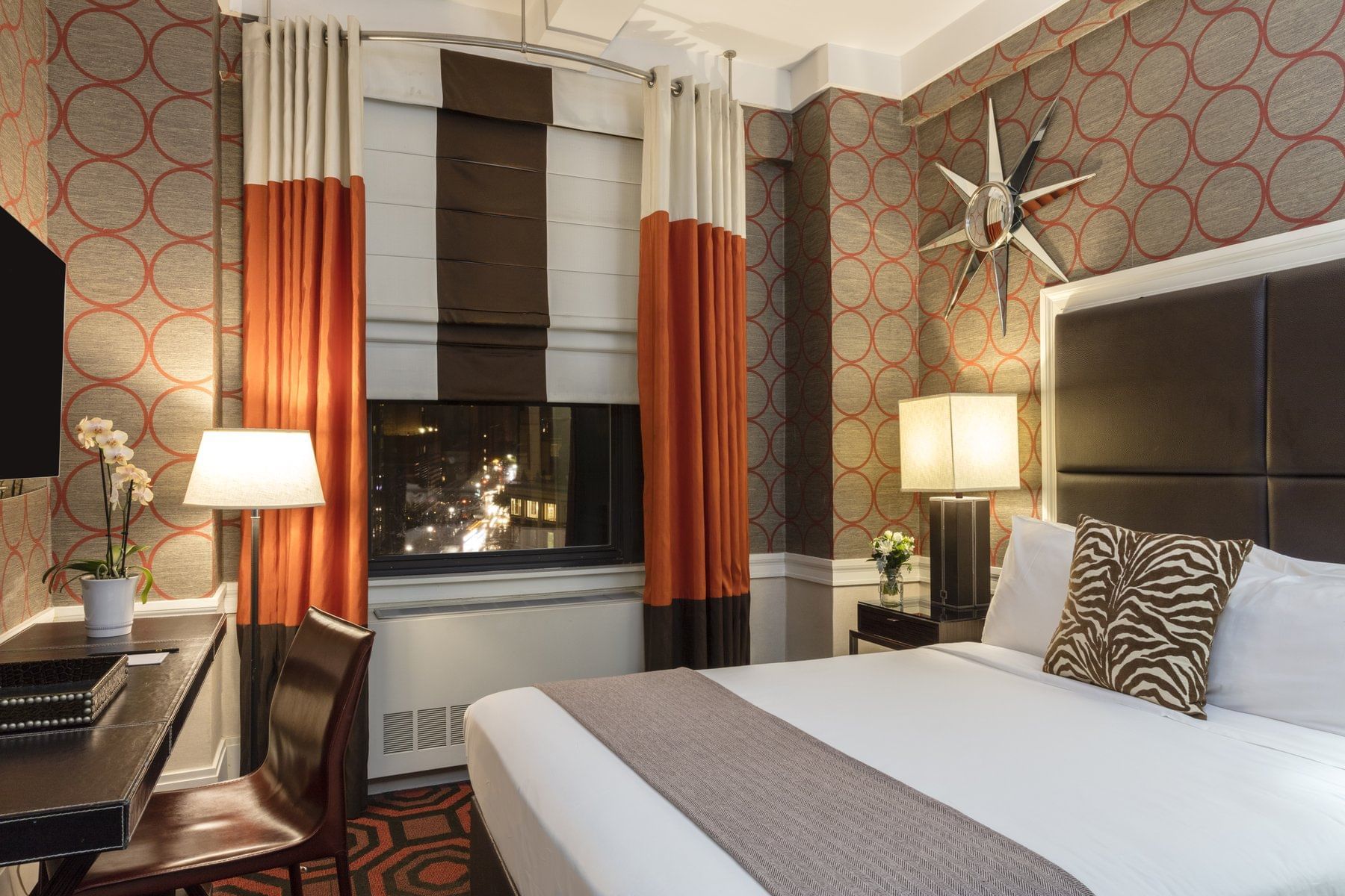 Empire Standard Room Queen Bed