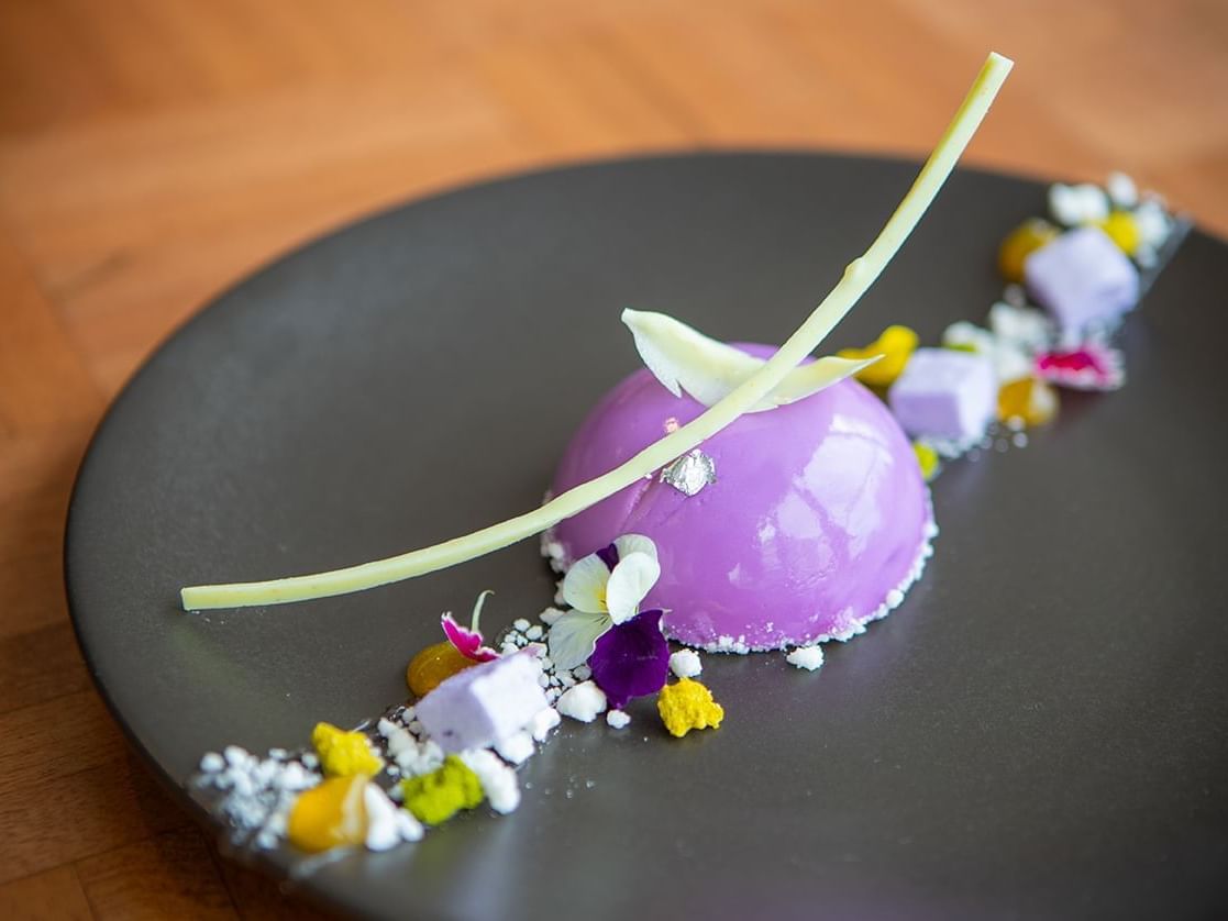 Whitby's Restaurant & Bar - James Cook Hotel in Wellington