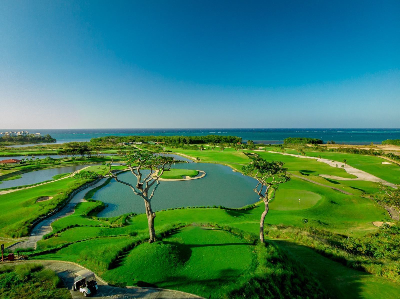 Roatan Golf Course | Las Verandas Hotel and Villas