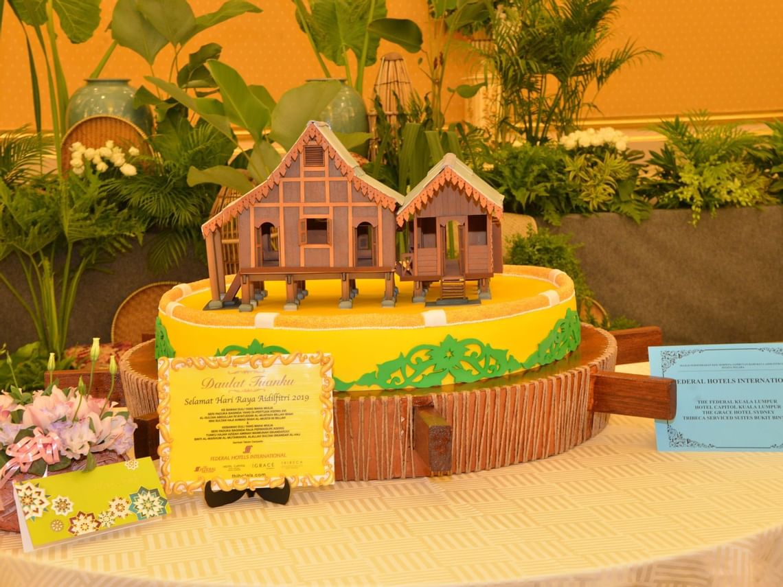 Cake Presentation to His Majesty, Yang di-Pertuan Agong and Her Majesty ...