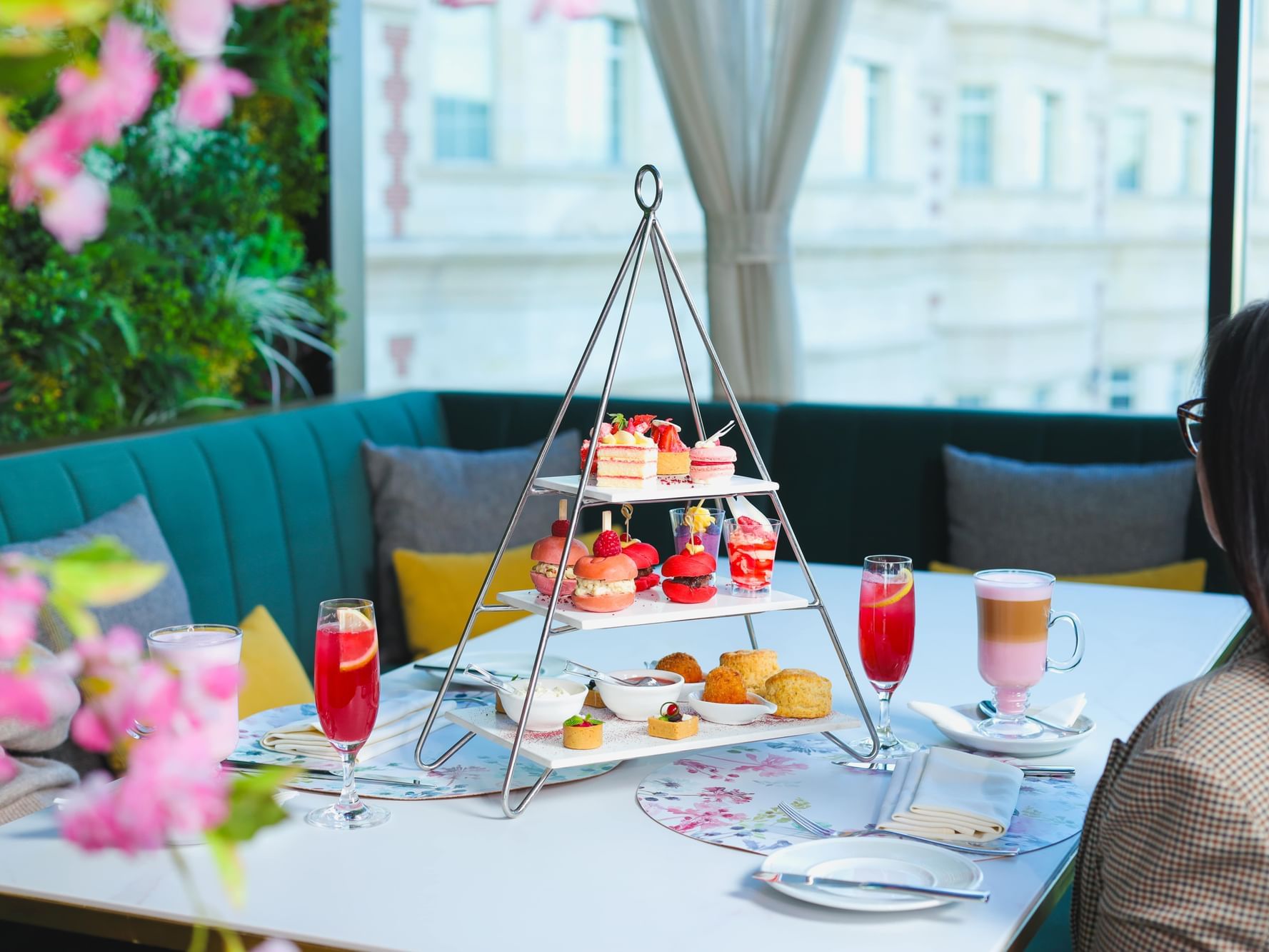 Glass House | Al Aziziyah Boutique Hotel