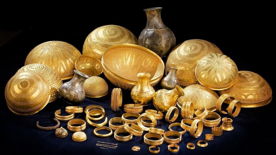The Hidden Gold of the Incas: Myths About Lost Treasures in the Andes ...