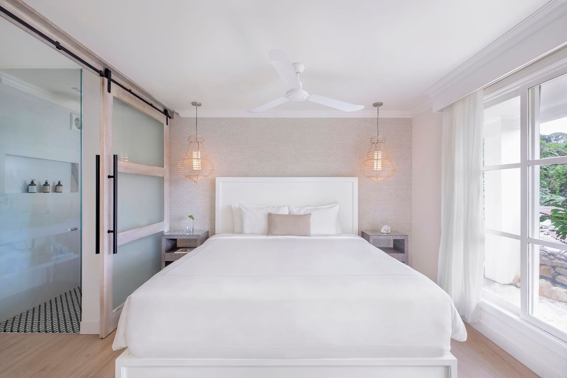 Deluxe Rooms | The Retreat Costa Rica