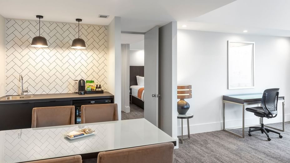 King Suite with Harbour View | Rooms at James Cook Hotel