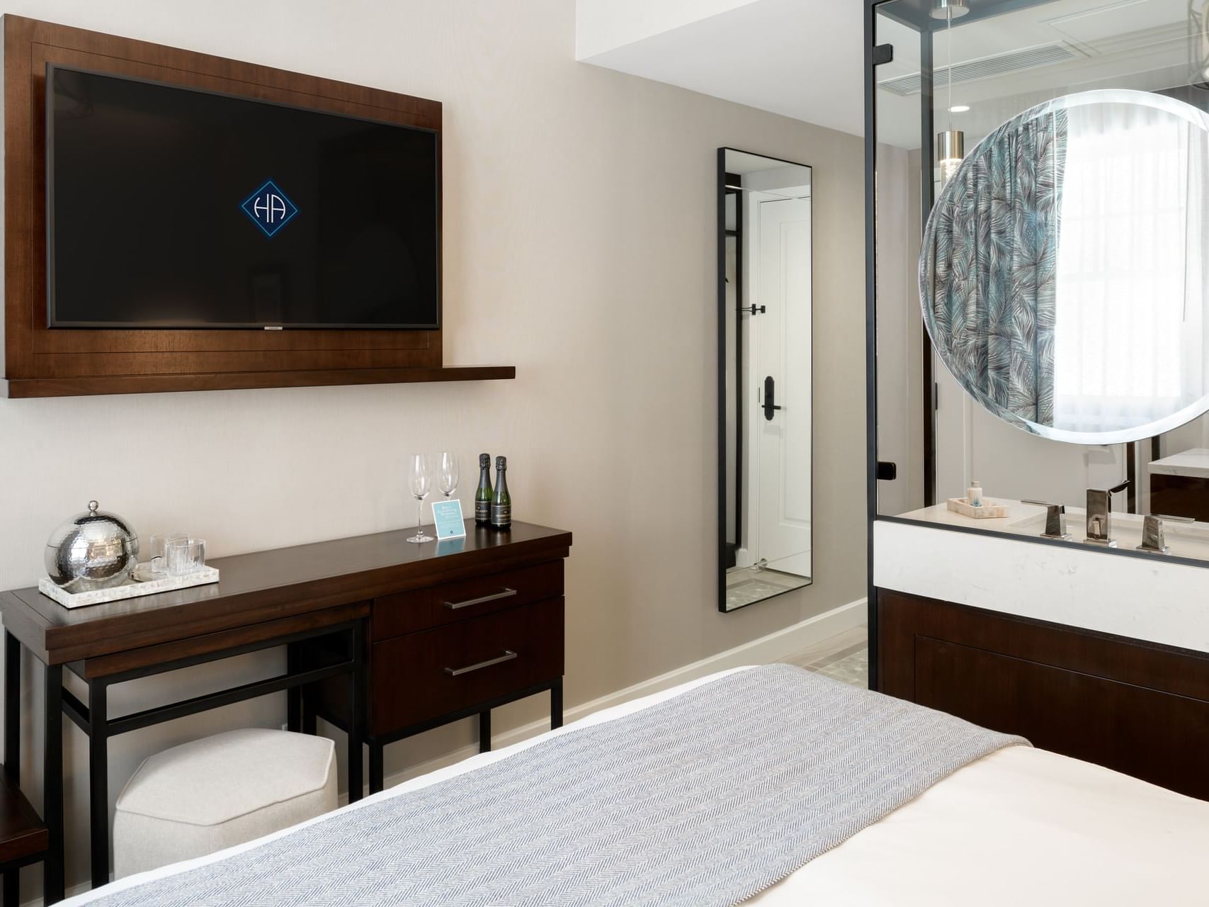 Classic King | Hotel Atwater