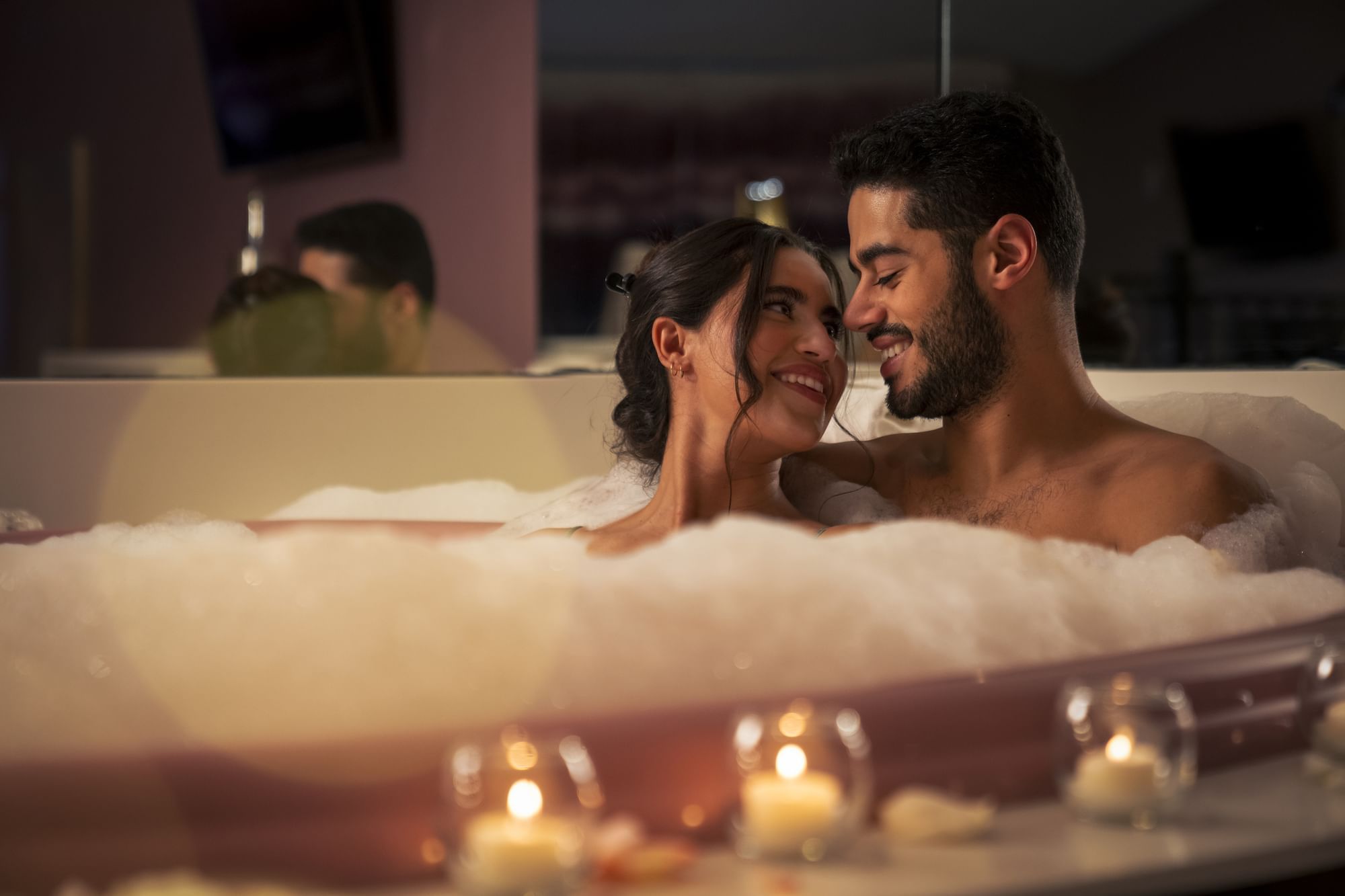 Poconos Suites - Poconos Honeymoon Resorts for Couples | Cove Pocono ...