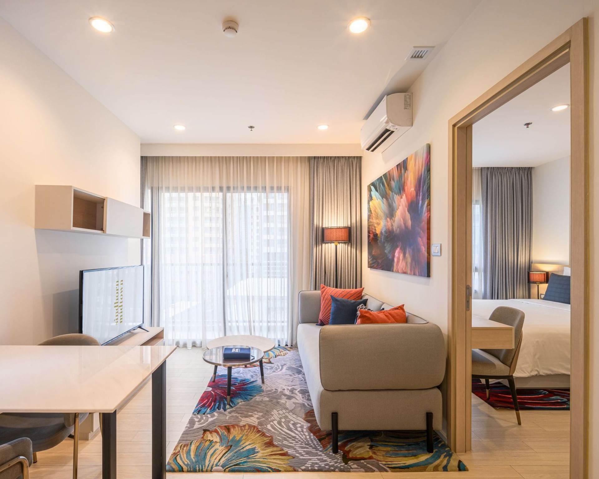 Bangkok 5 Star Hotel Rooms & Suites | Sindhorn Midtown Hotel Bangkok