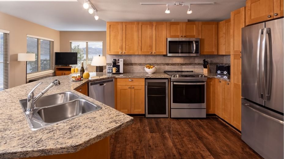 Three Bedroom Suite Premium Lake View | Cove Lakeside Resort