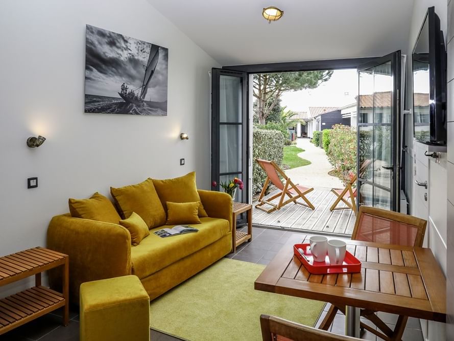 Les Vignes de la Chapelle, The Originals Relais | Hotel Ile de Re ...