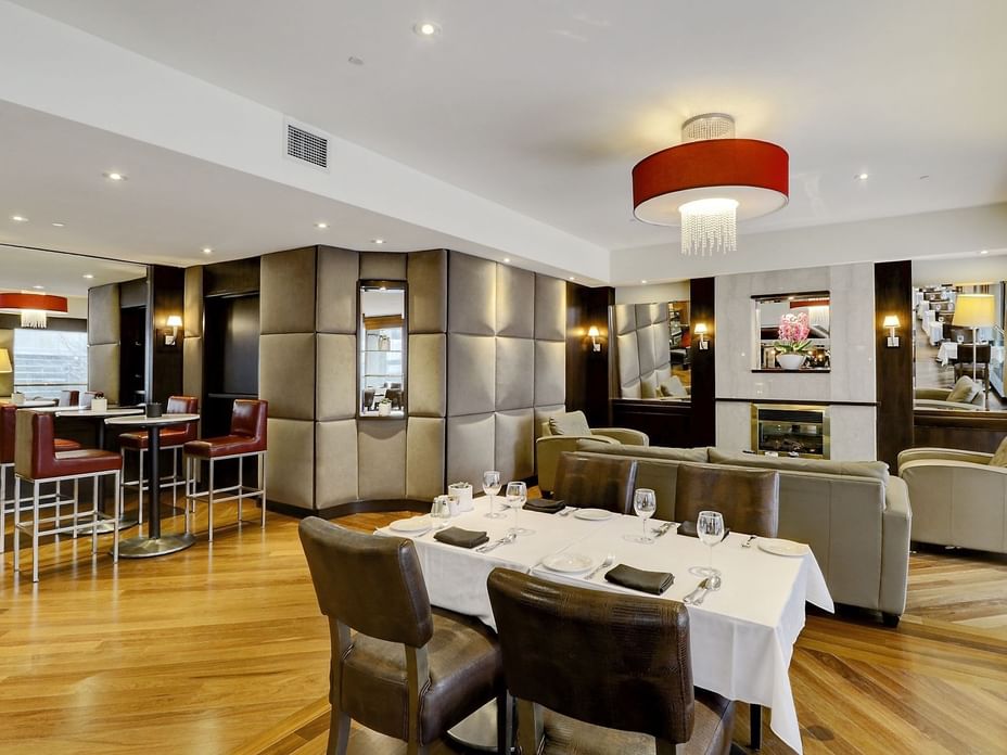 Le Mezz Bistro Bar | Dining at Le Cantlie Suites