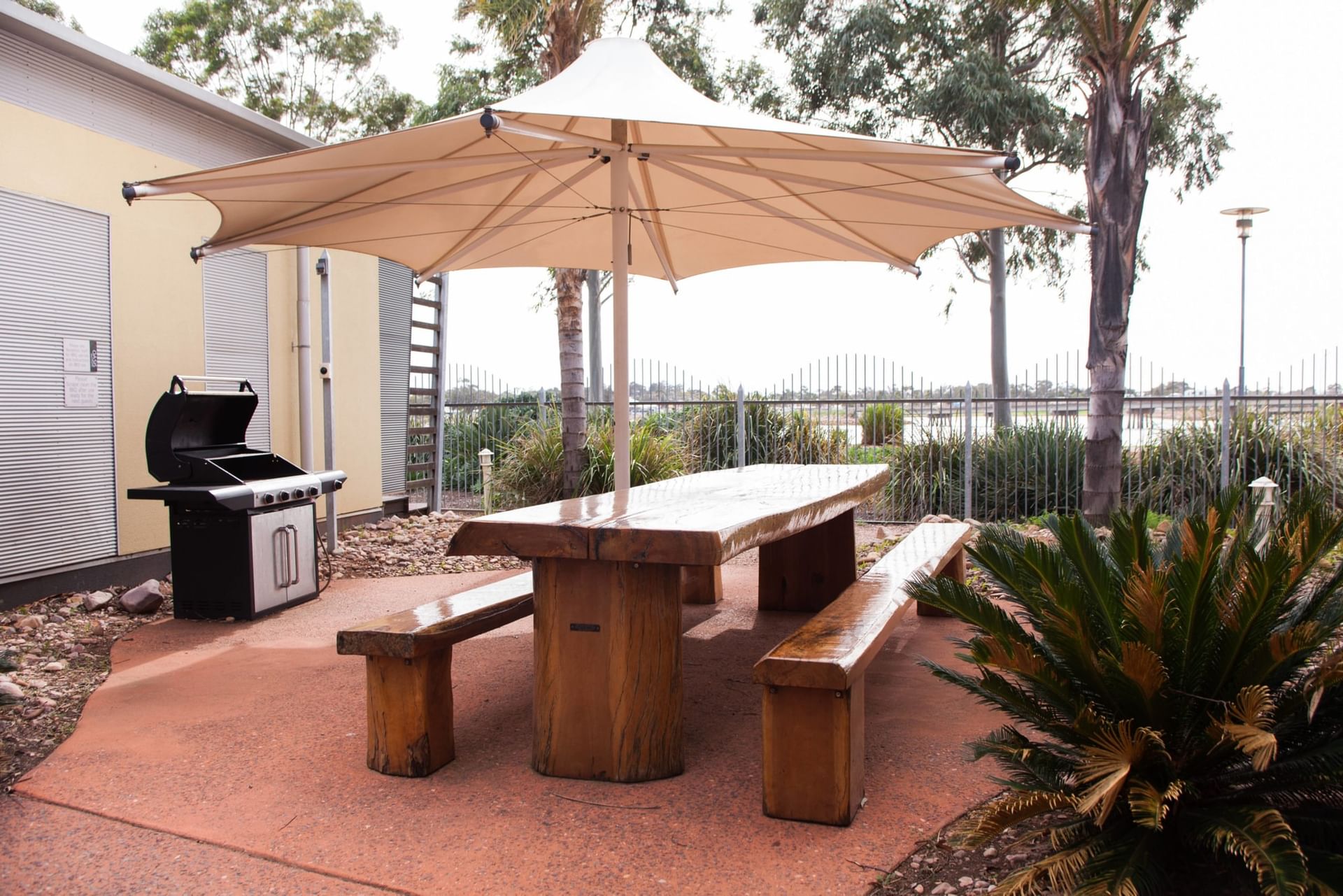 Port Augusta Swimming Pool | Majestic Oasis Apartments