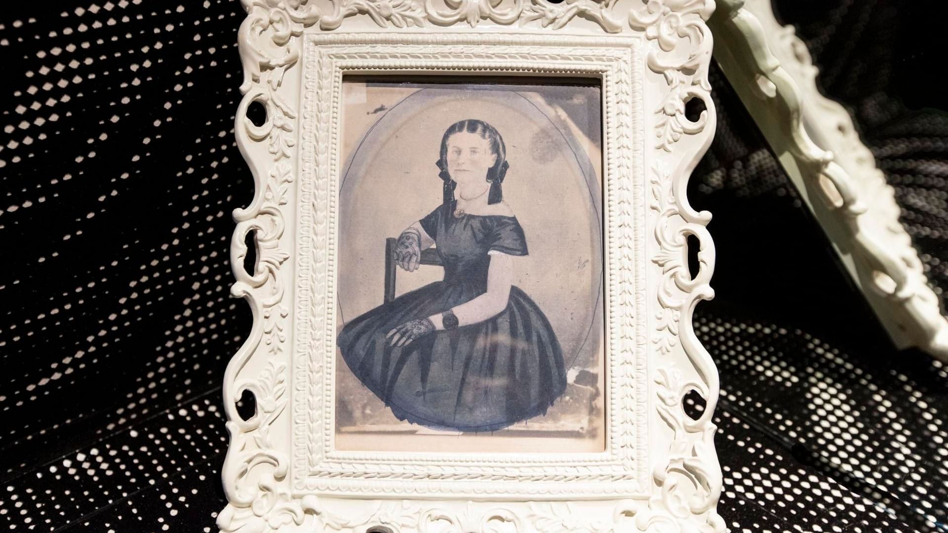 The Ghost and Mrs Hicks | Themed Room | The Roxbury