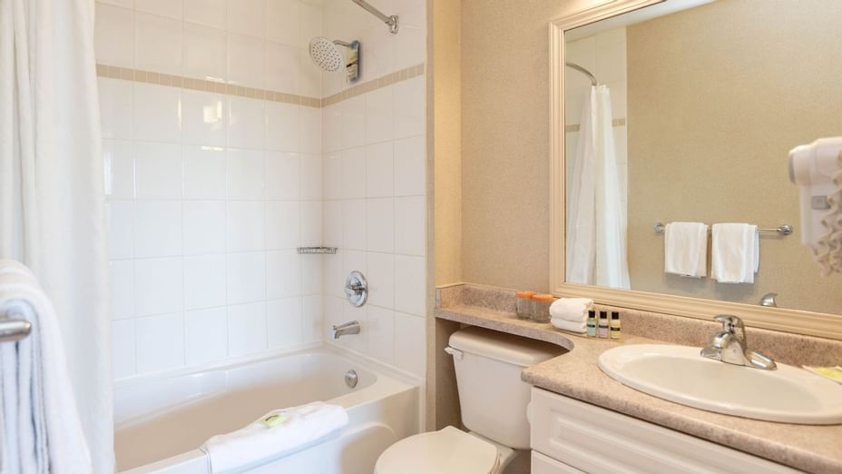 Standard Suite, 1 King Bed, Sofa Bed, Kitchen | Sandman Surrey Hotel Suites